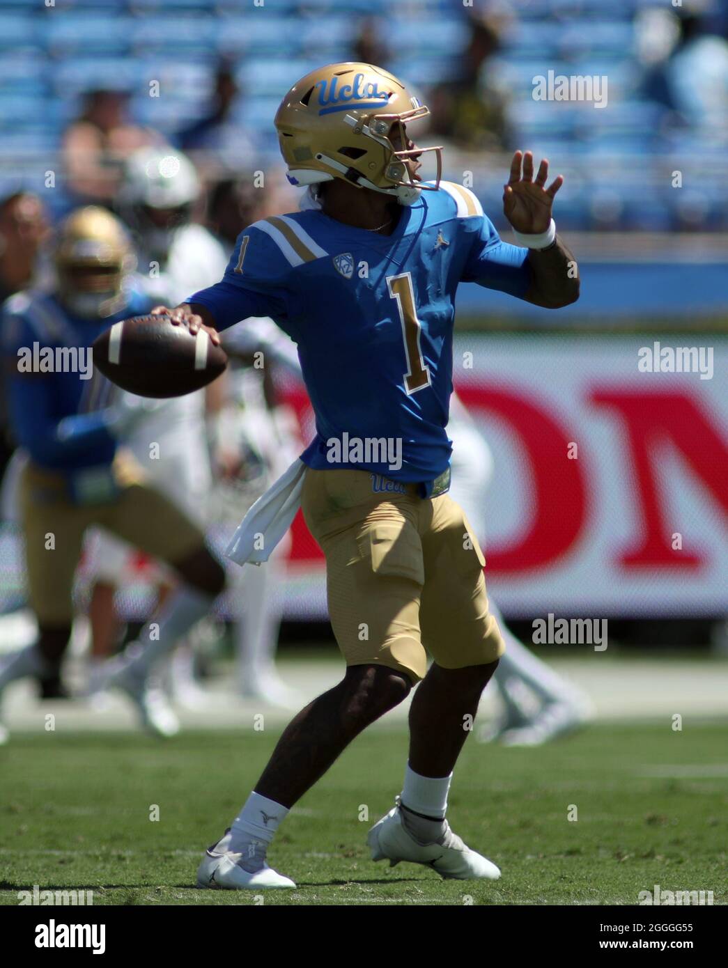 28 août 2021 - le quarterback UCLA Bruins Dorian Thompson-Robinson #1 ...