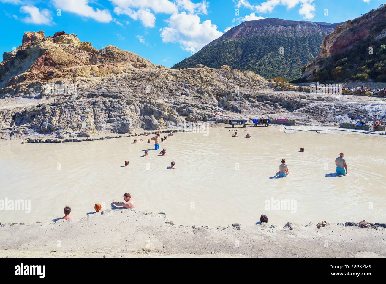 Bain de boue, Île Vulcano, Iles Eoliennes, Sicile, Italie Photo Stock ...
