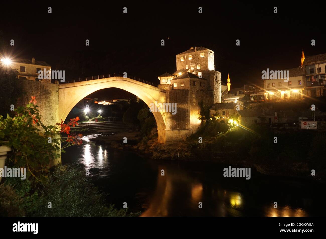 Mostar cross Banque de photographies et d’images à haute résolution - Alamy