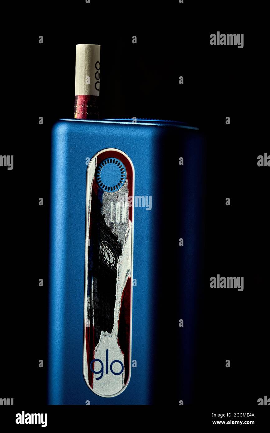 Glo sticks Banque de photographies et d’images à haute résolution - Alamy