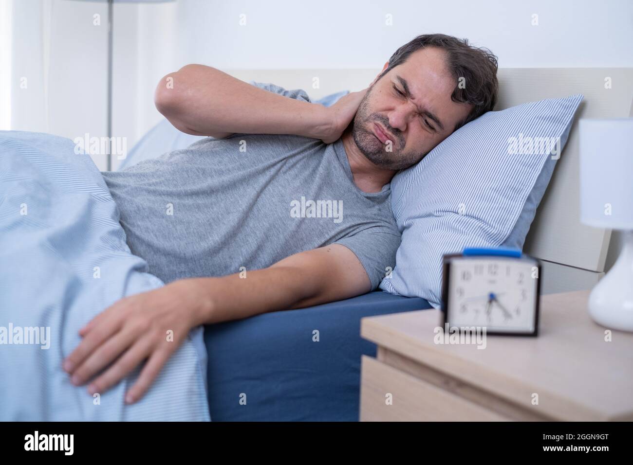 Raideur de la nuque Banque de photographies et d’images à haute ...