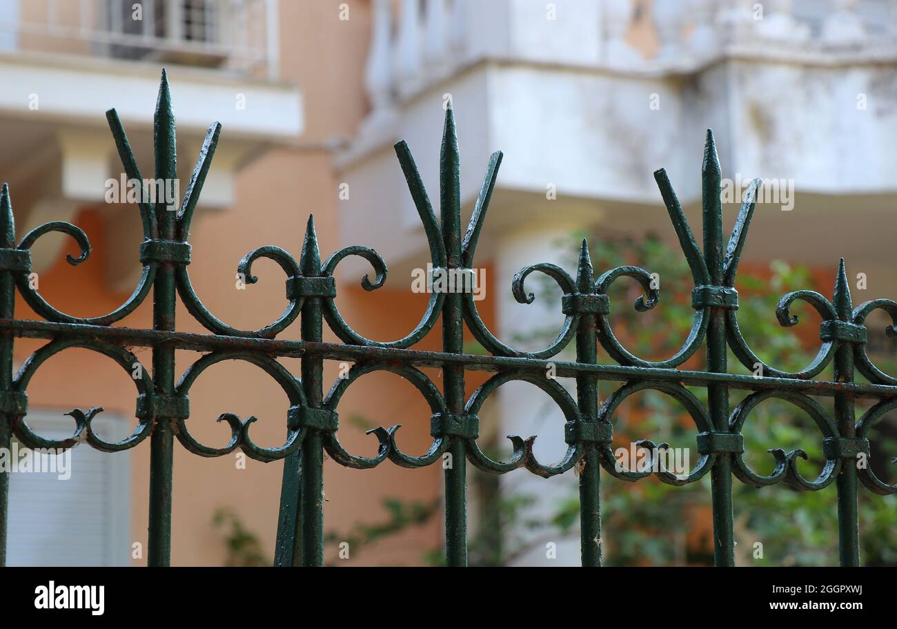 Clôture en fer forgé Corfian. Clôture décorative en fer forgé. Clôture ...