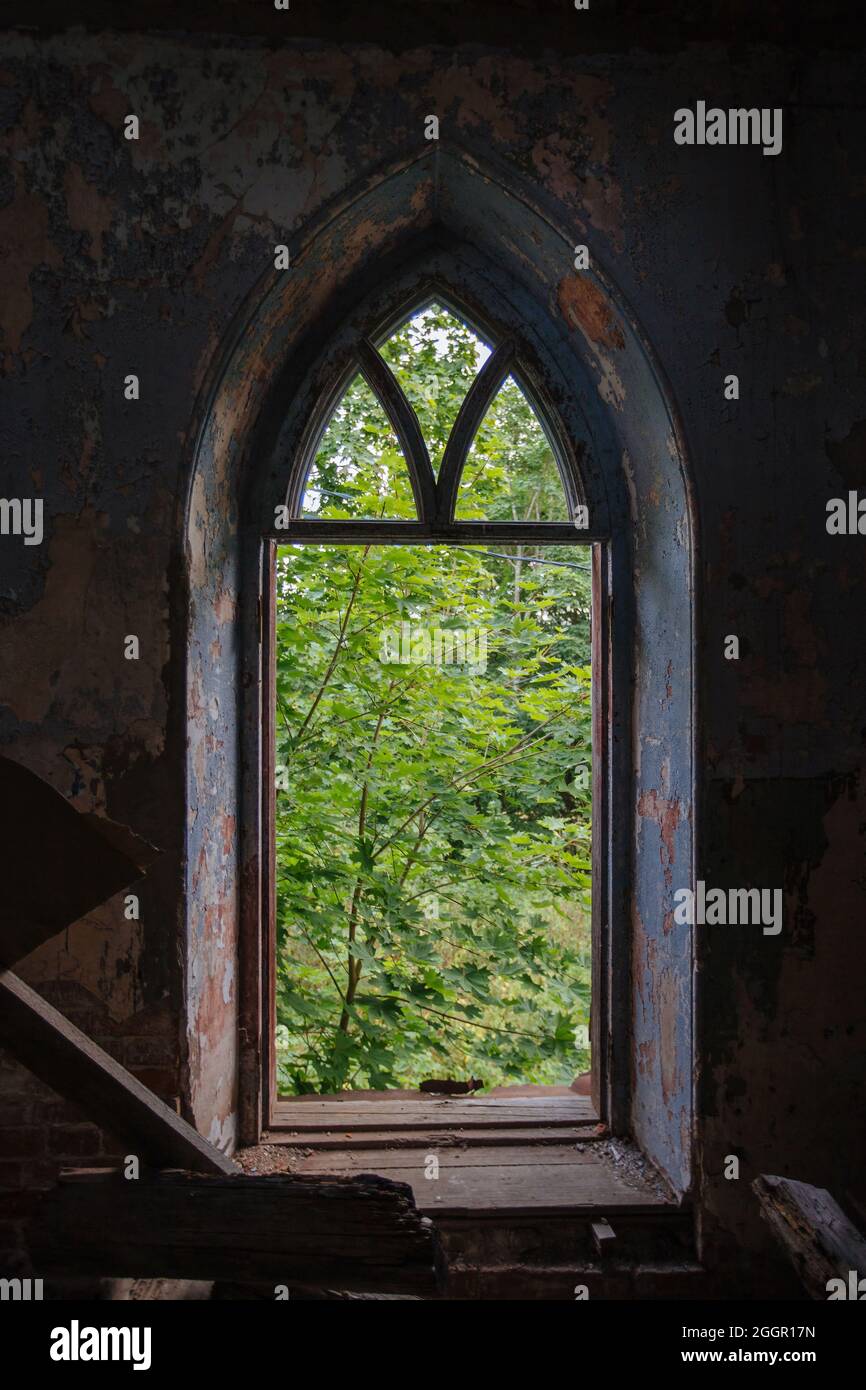 Ogival window Banque de photographies et d’images à haute résolution ...