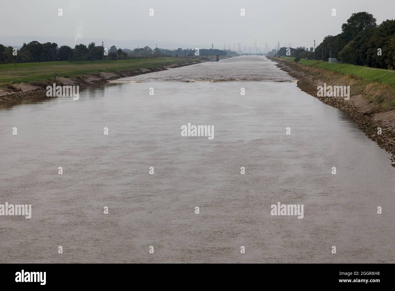 TNE Dee Tidal Bore dans le chenal New Cut entre Queensferry et Saltney ...