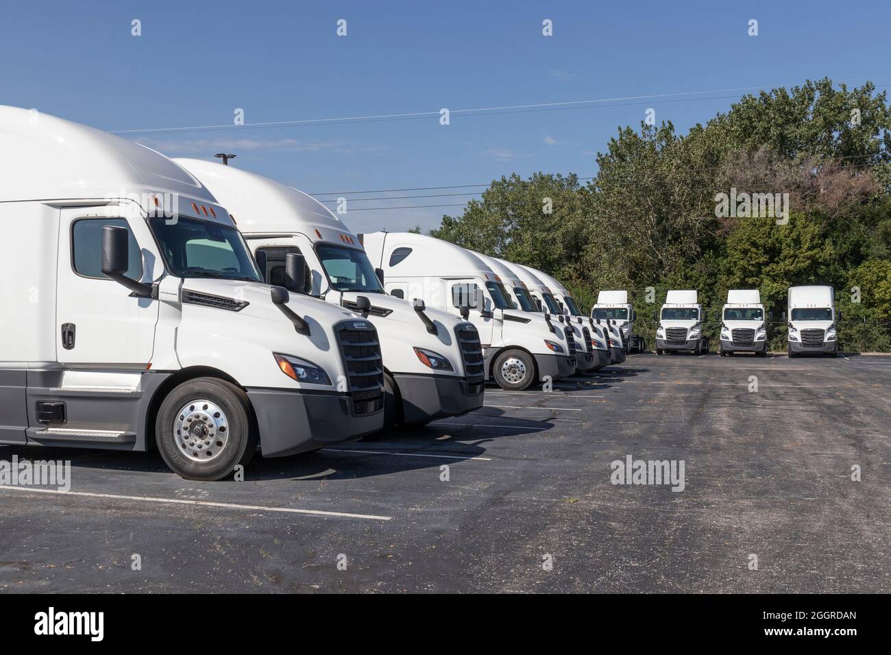 Indianapolis - Circa septembre 2021: Freightliner semi-Tractor ...
