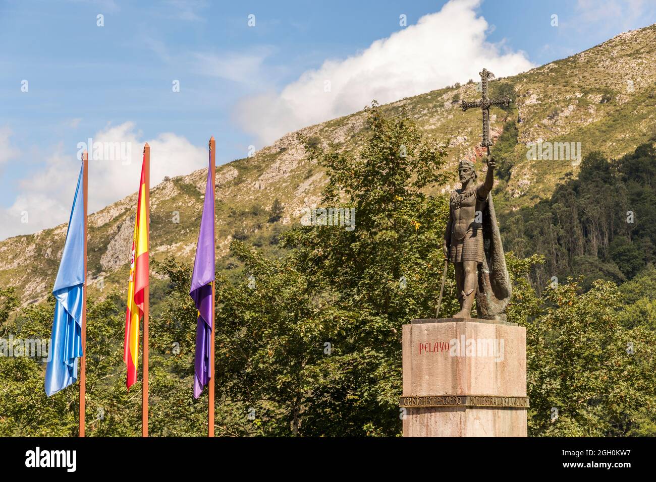 King pelayo statue covadonga asturias Banque de photographies et d ...
