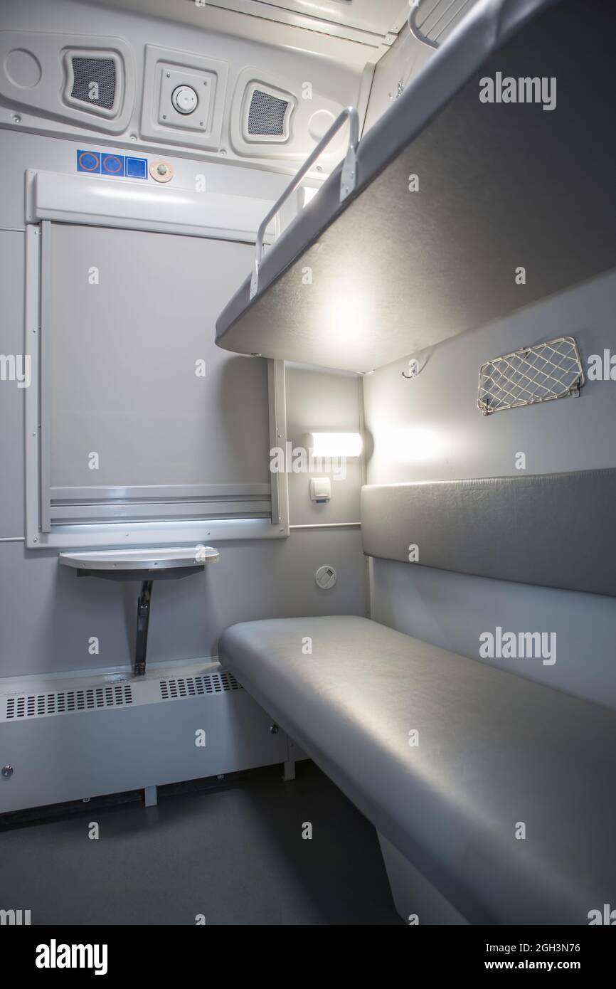 Train sleeping car compartment Banque d'image et photos - Alamy