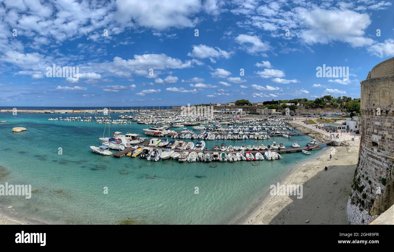 Port otranto Banque de photographies et d’images à haute résolution - Alamy