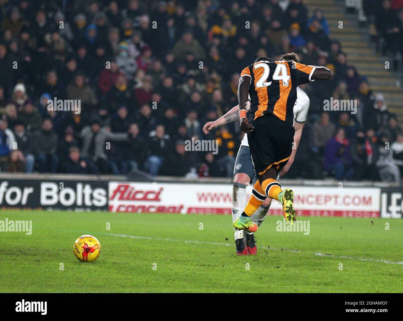 Oumar Niasse, de Hull City, marque son deuxième but lors du deuxième ...