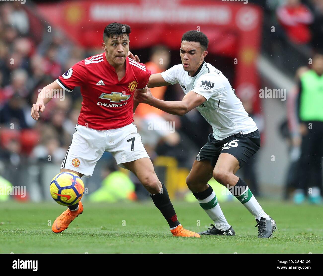 Alexis Sanchez de Manchester United a été saccagé par Trent Alexander ...