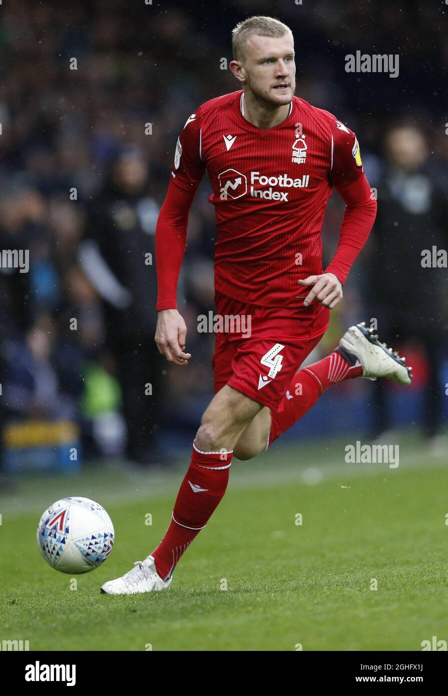 Joe Worrall de la forêt de Nottingham pendant le match de championnat ...