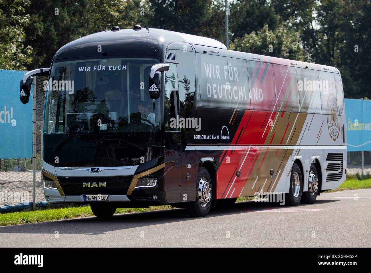 National team bus Banque de photographies et d’images à haute ...