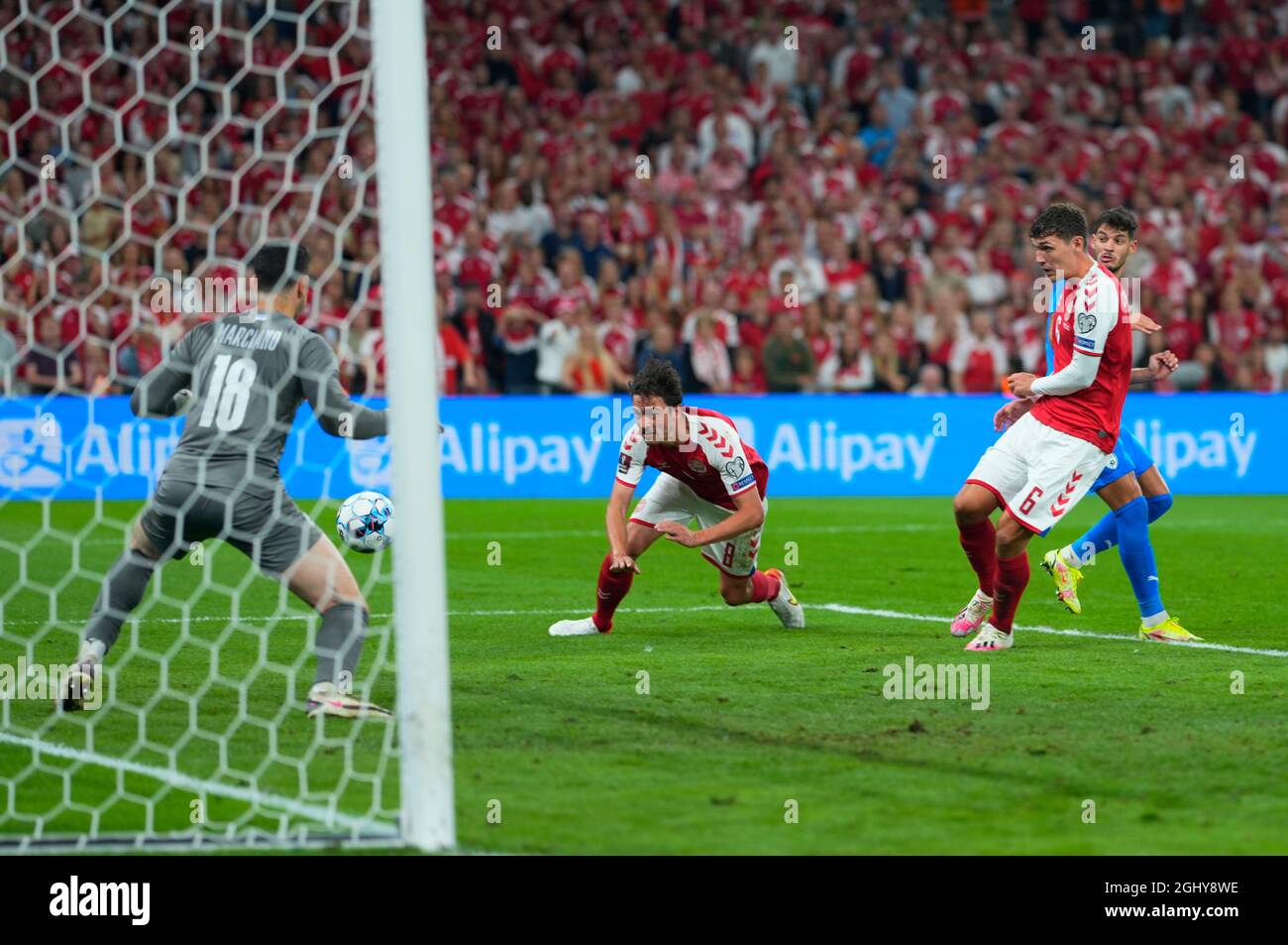 8 septembre 2021 : Thomas Delaney, du Danemark, marquant leur quatrième ...