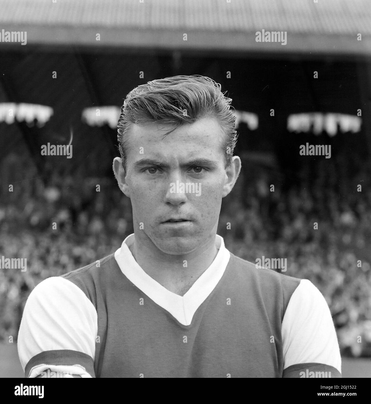 Footballeur de courts Banque de photographies et d’images à haute ...