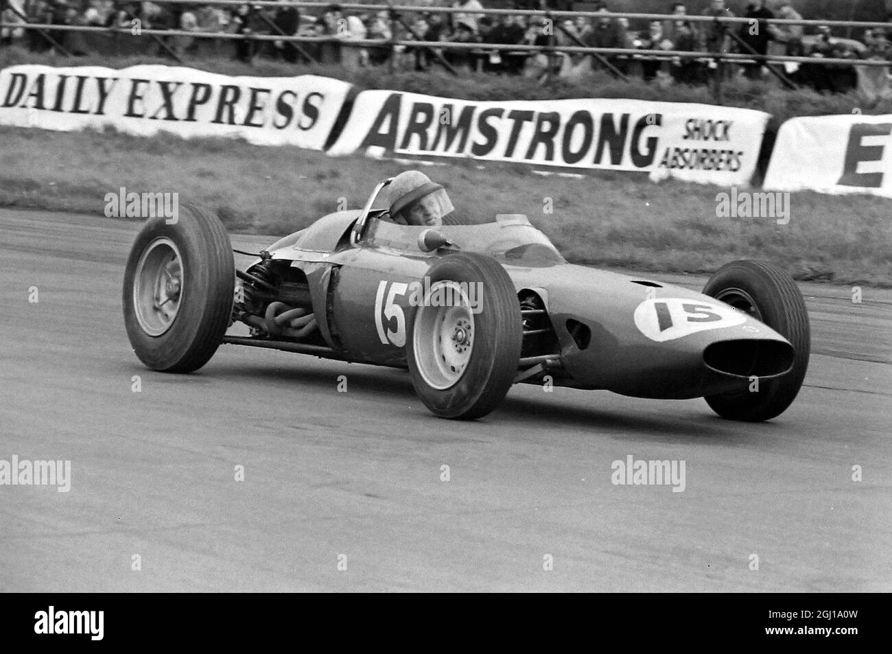 TONY MAGGS - PILOTE DE COURSE EN ACTION LORS DE LA COURSE ...