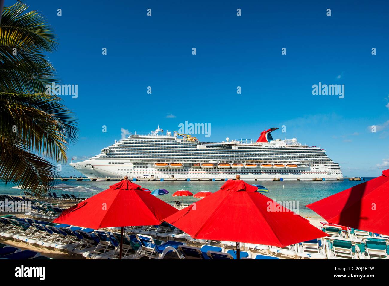 Bateau de croisière à Grand Turk Cruise Port, l'île de Grand Turk, Îles ...