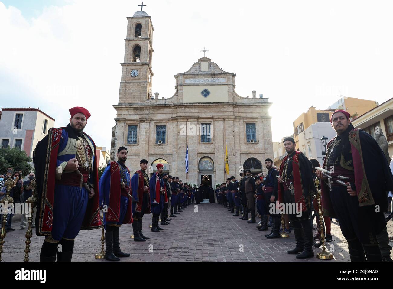 Traditional crete costume Banque de photographies et d’images à haute ...