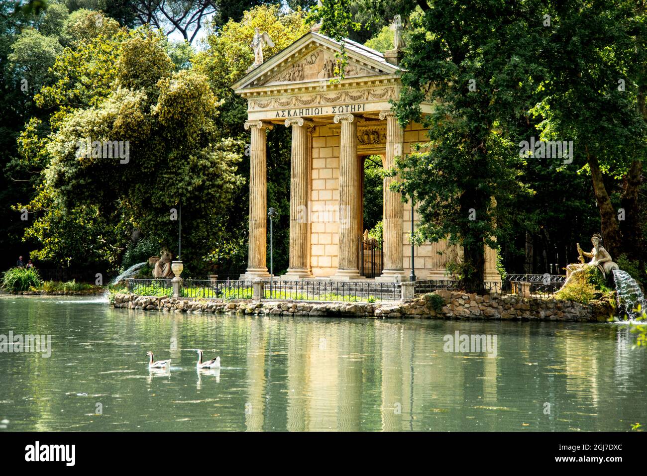 Italie, Rome. Pincio (colline pincienne), jardin de la Villa Borghèse ...
