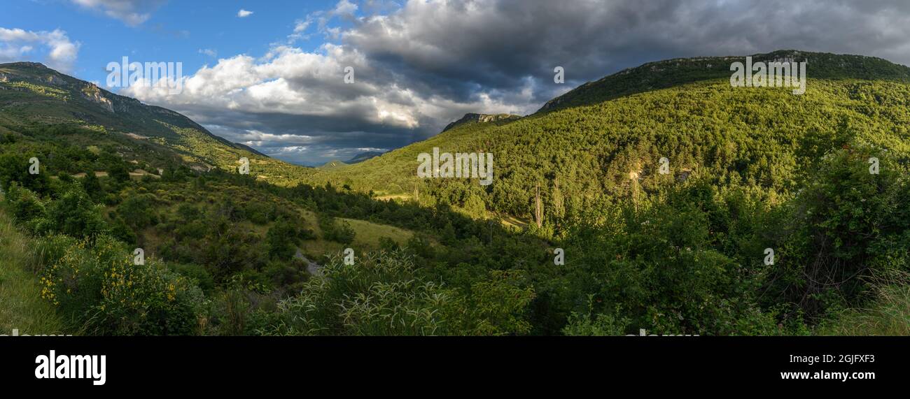 La vallee du jabron Banque de photographies et d’images à haute ...