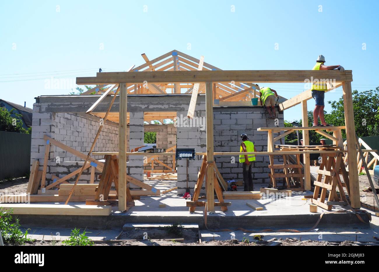 Couvreurs Bâtiment Trusses en bois cadre de toit Construction de la ...