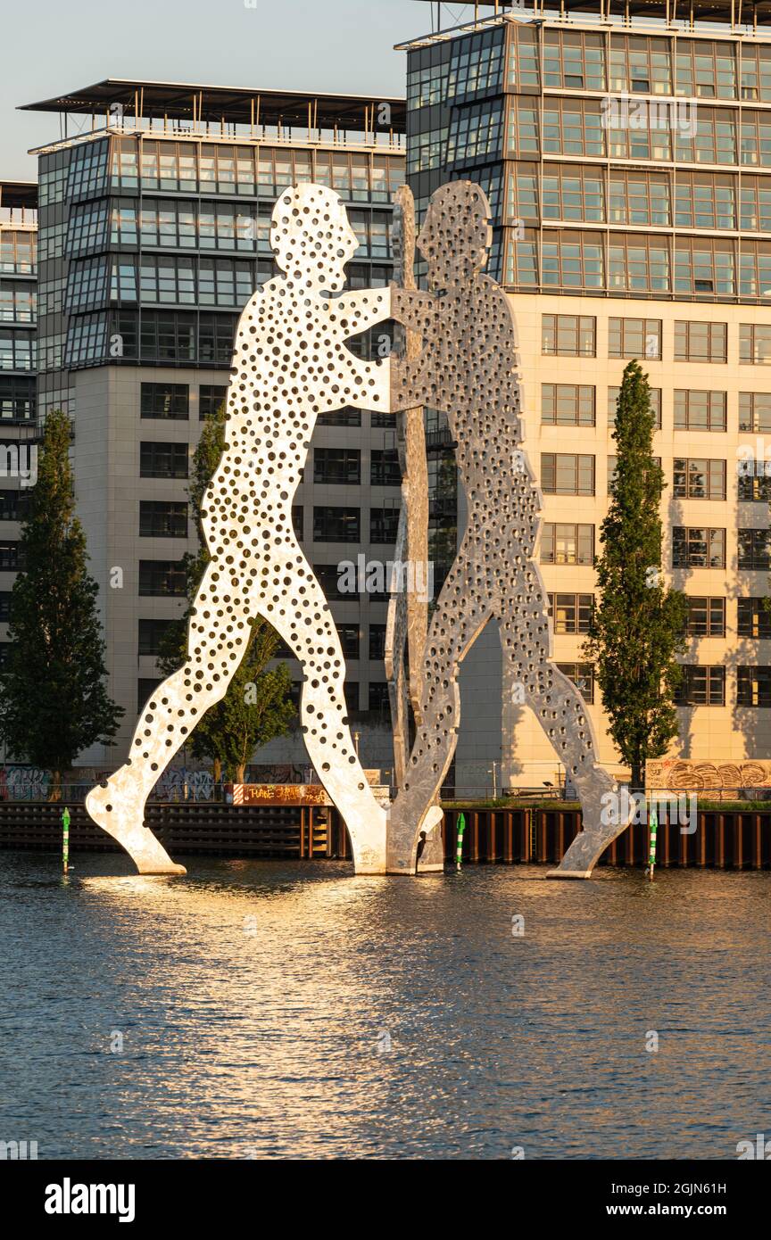 Statue molecule man Banque de photographies et d’images à haute ...