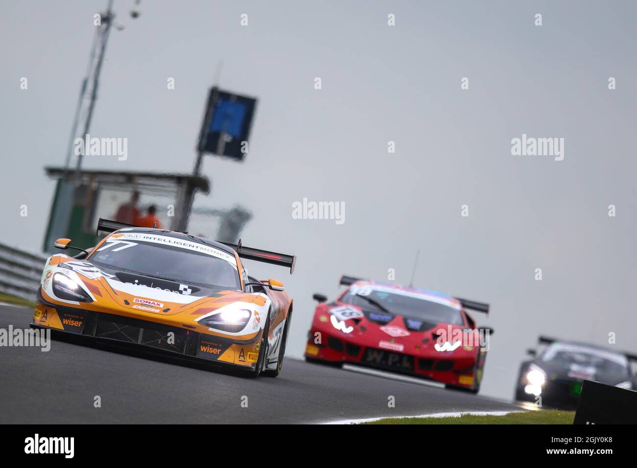 Enduro Motorsport (#77) McLaren 720S GT3 piloté par Morgan Tillbrook et ...