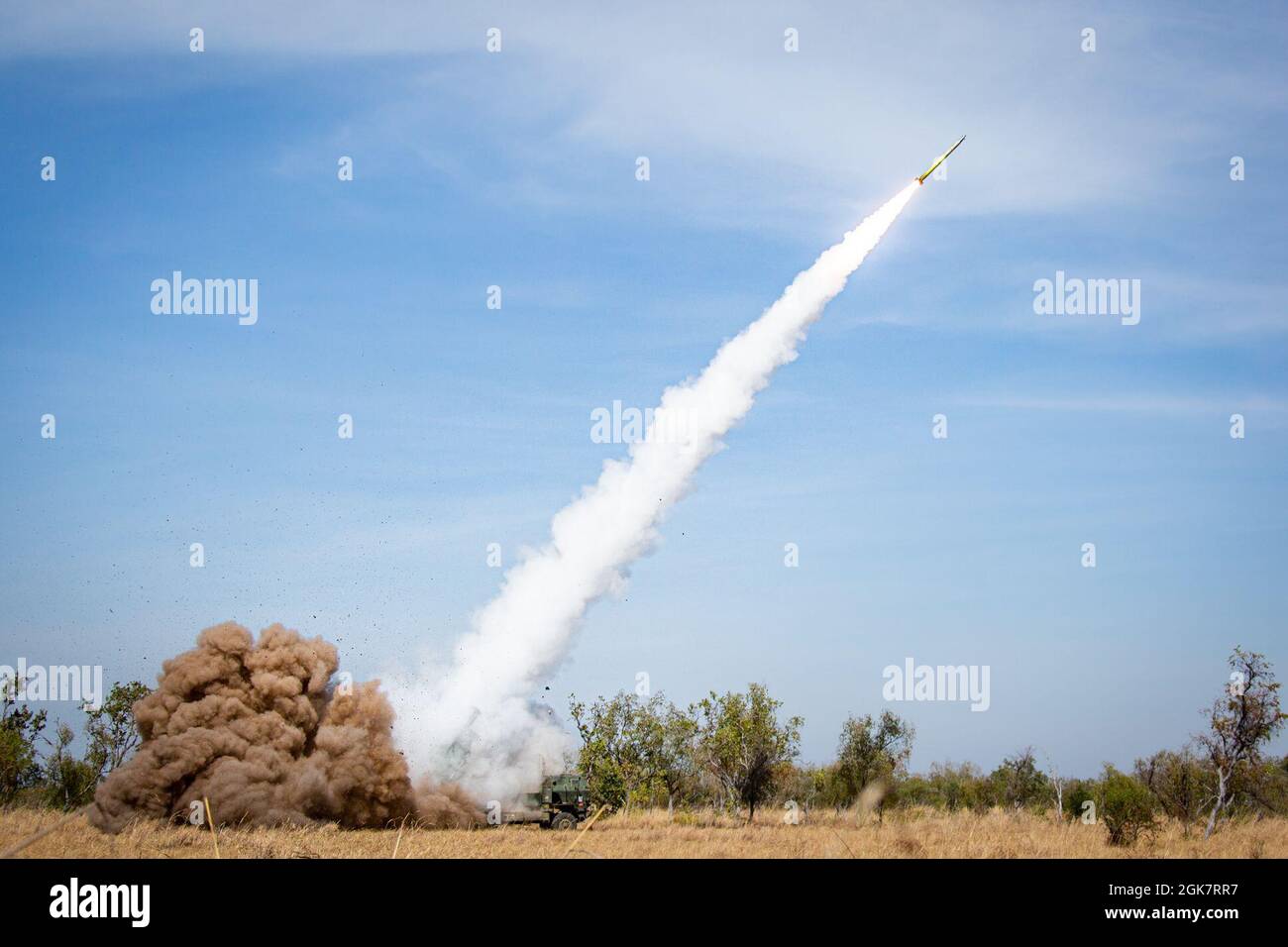 Guided multiple launch rocket system Banque de photographies et d ...