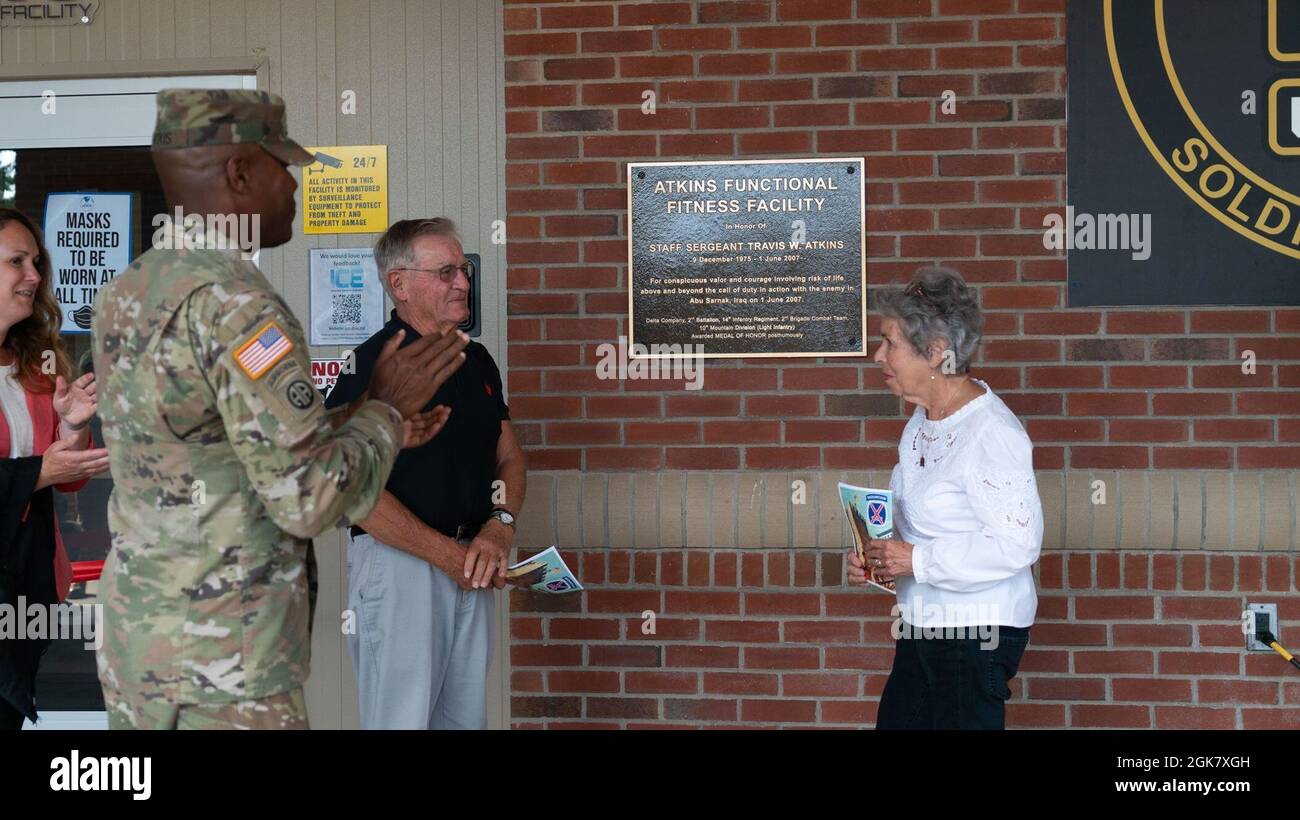 Le colonel Damon Harris, commandant de l'équipe de combat de la 2e ...