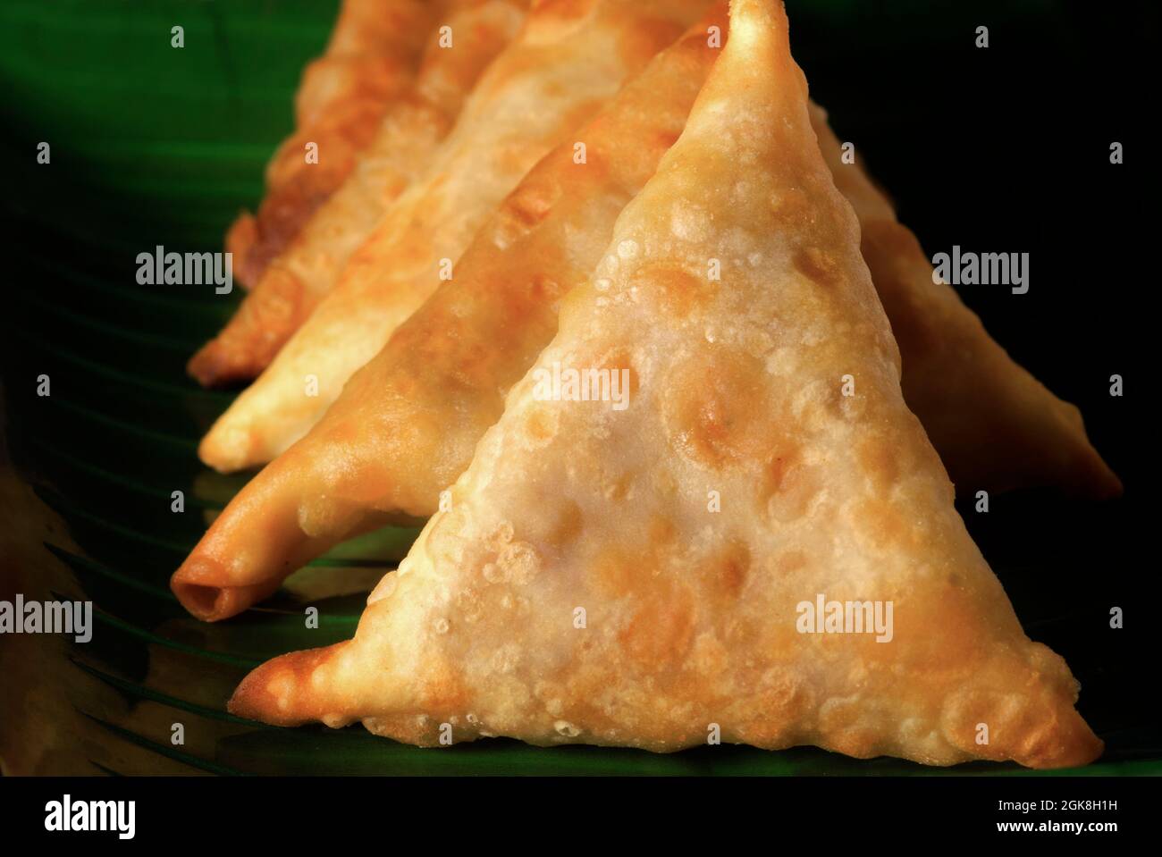 Poulet samosa Banque de photographies et d’images à haute résolution ...