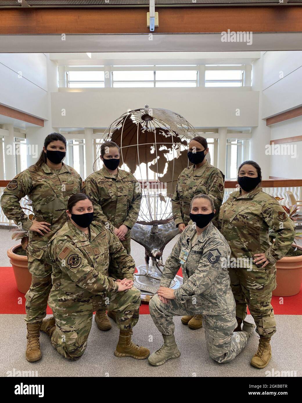 Dans le sens des aiguilles d'une montre à partir du haut à gauche, les ...