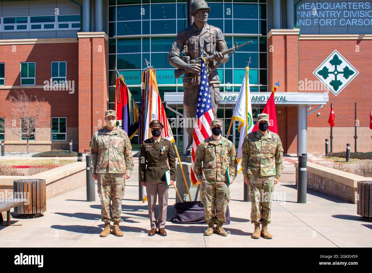 Sgt. Maj. Adam Nash, commandant de la 4e Division d'infanterie; SPC ...