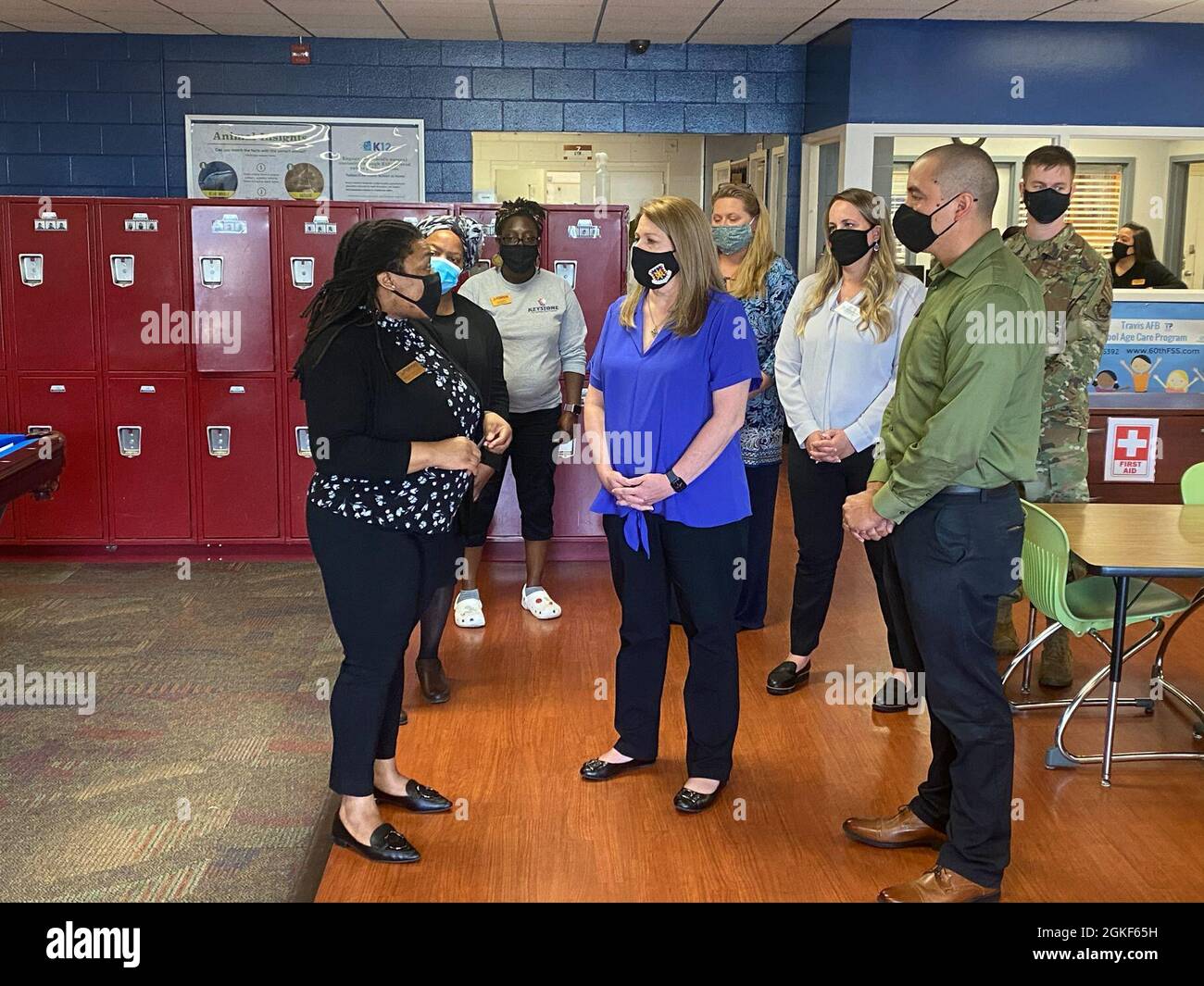 Marquita McCants, à gauche, coordinatrice de l'âge scolaire du 60ème ...