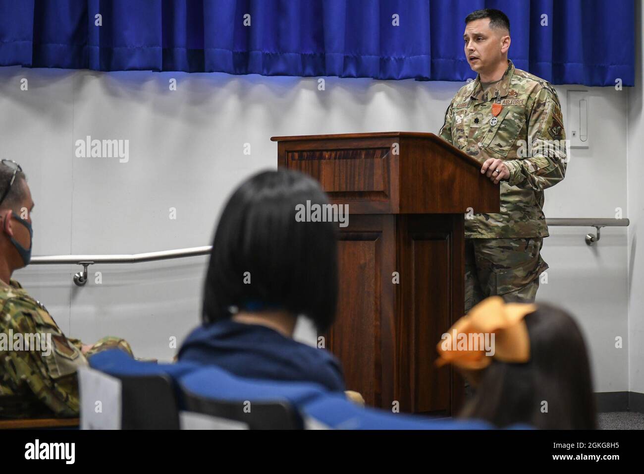 Le lieutenant-colonel Jonathan Murray, commandant du 374e Escadron des ...