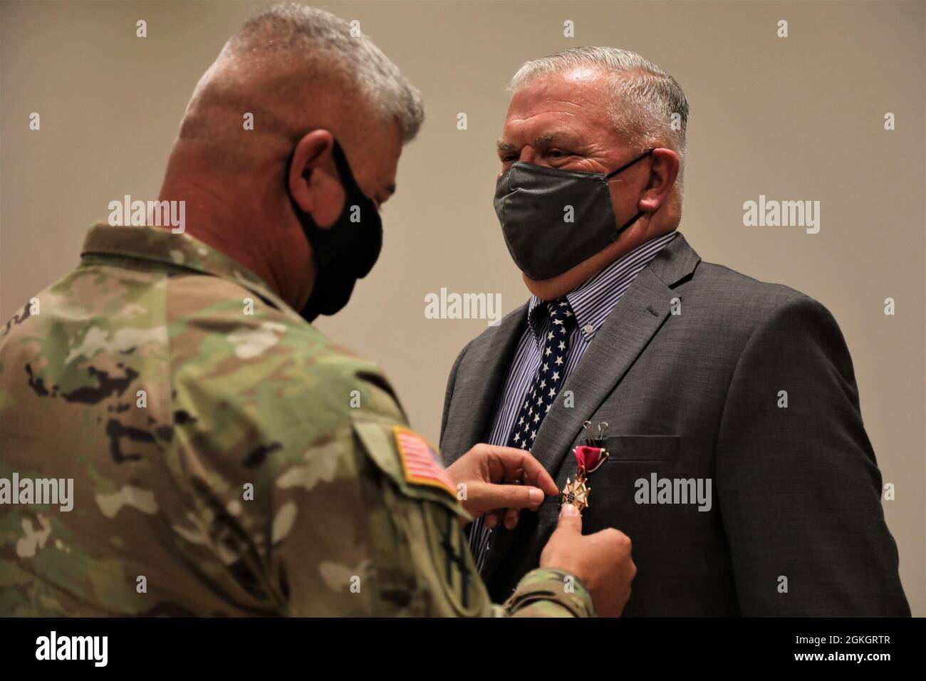 Le Colonel Anthony Fournier de l’Armée américaine, commandant de ...