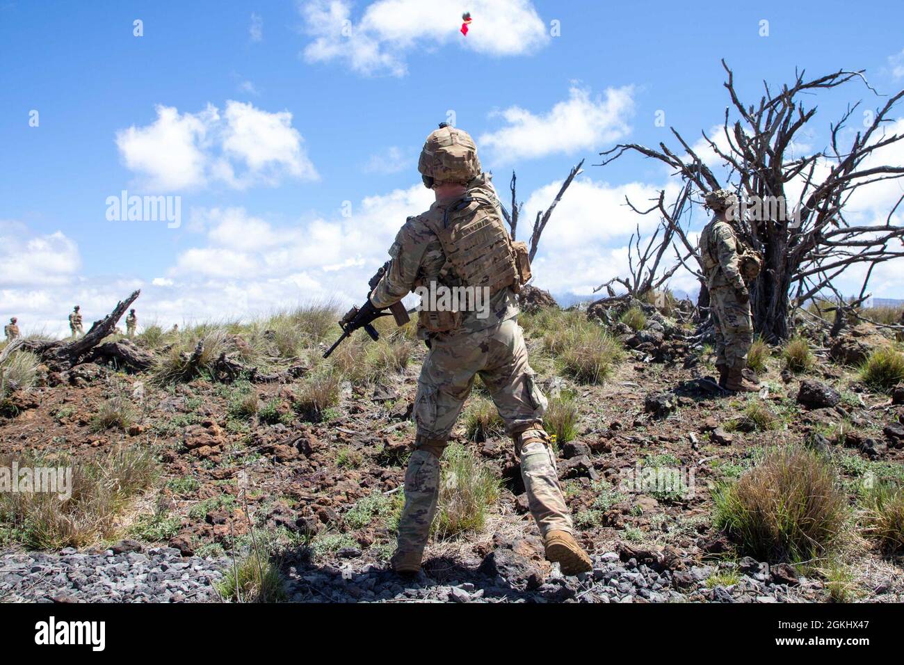Des soldats d'infanterie affectés au 2e Bataillon, 35e Régiment d ...