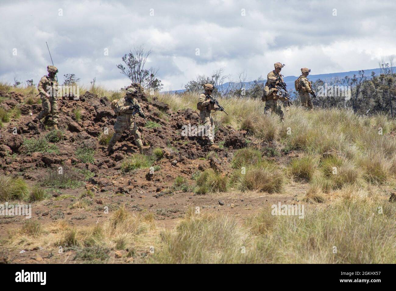 Des soldats d'infanterie affectés au 2e Bataillon, 35e Régiment d ...