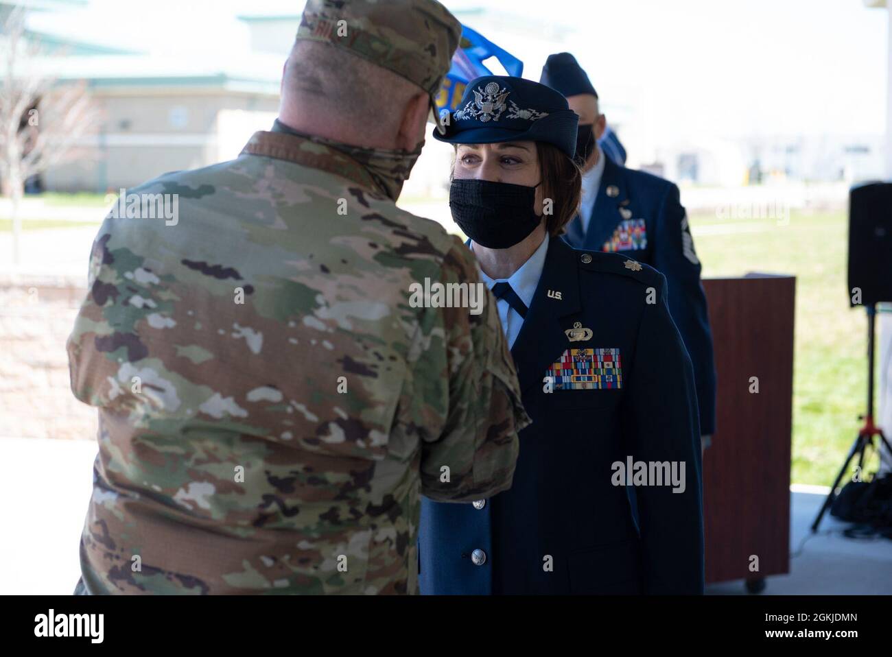 Le colonel Sean Riley, commandant de la 102e Escadre du renseignement ...