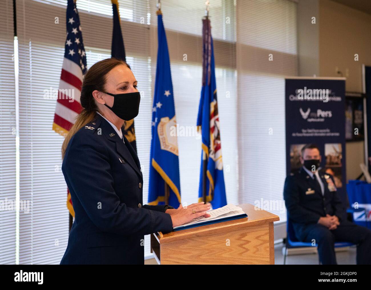 Le colonel Janice Davis, 110e commandant du groupe médical, fait la ...