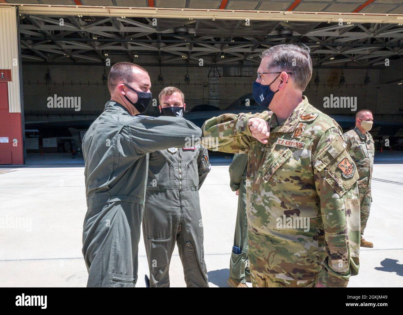 Le lieutenant-colonel Matthew Howard, commandant du 110e Escadron de la ...