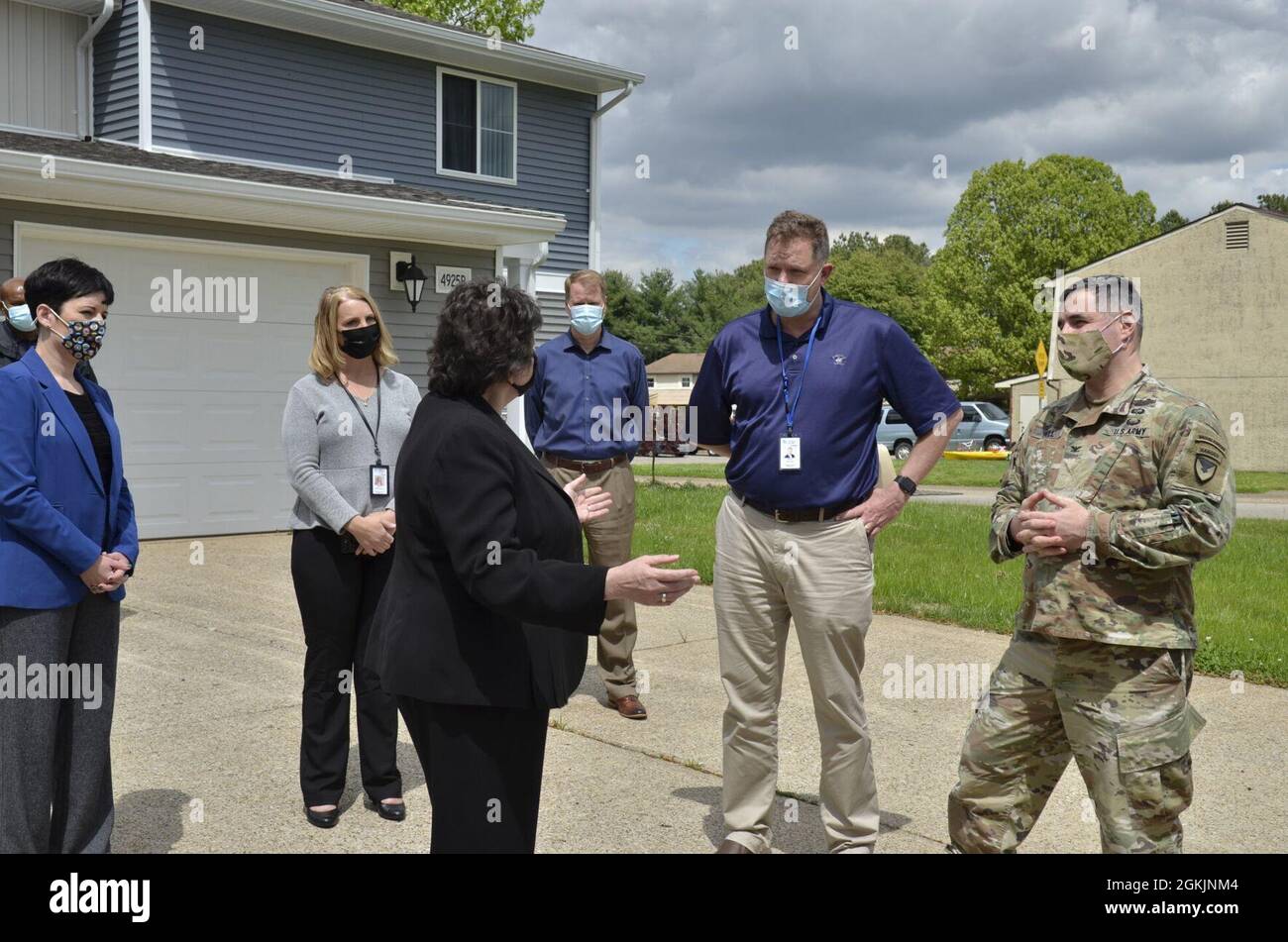Le colonel Jeremy D. Bell, commandant de la garnison de fort Campbell ...