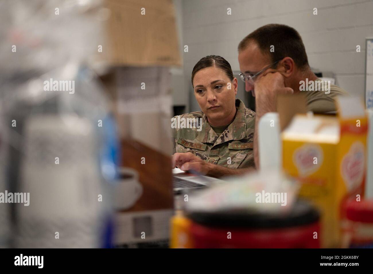 Le Sergent-maître de la Force aérienne américaine Jennifer Whitlock ...