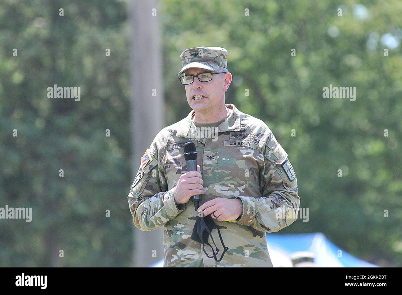 Le colonel Jason P. Affolder, commandant de la 23e brigade de quartier ...