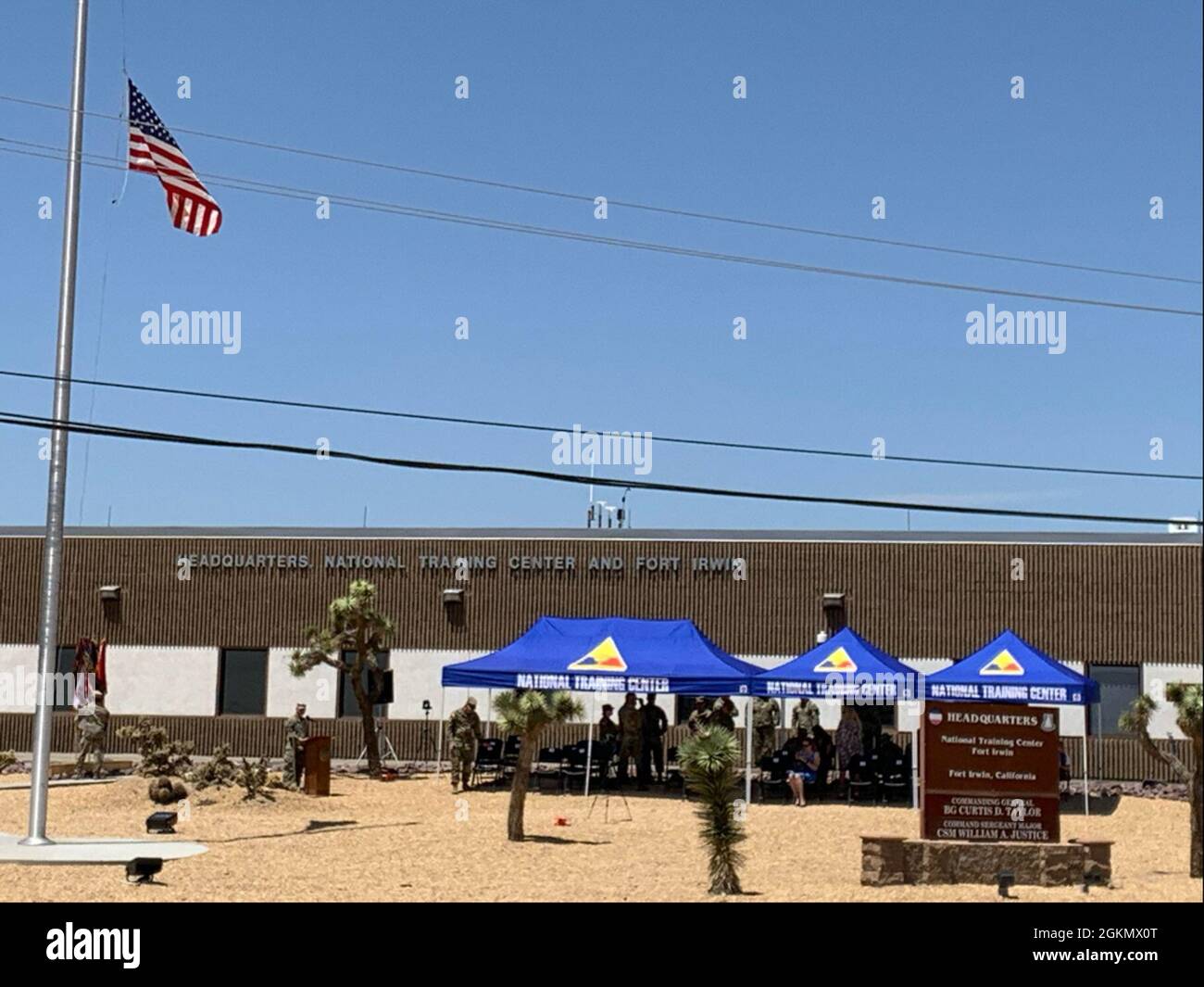 Le Centre national d'entraînement et le drapeau de fort Irwin à la ...