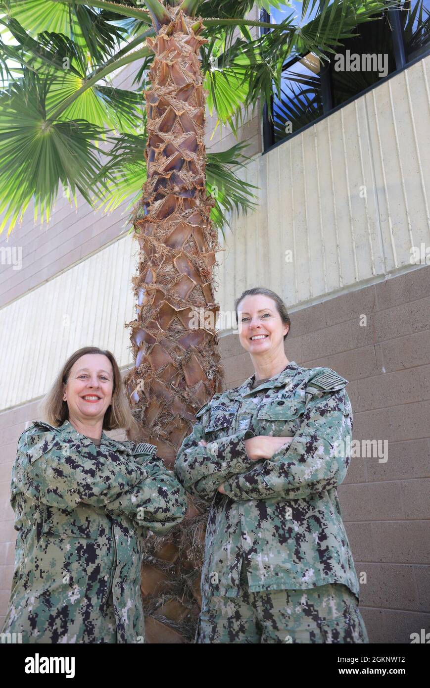 Les deux diététistes les plus hauts de la Marine, le Capt Kimberly ...