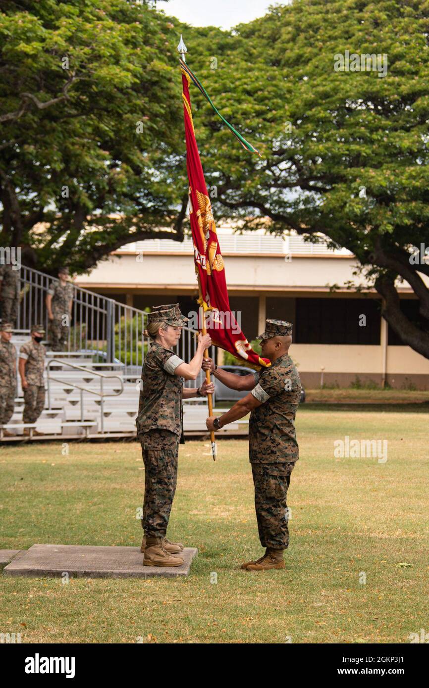 Le lieutenant-colonel Carrie C. Batson du corps des Marines des États ...