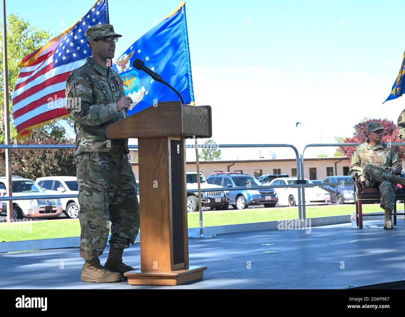 Le lieutenant-colonel Daniel Rigsbee de la US Air Force, commandant ...