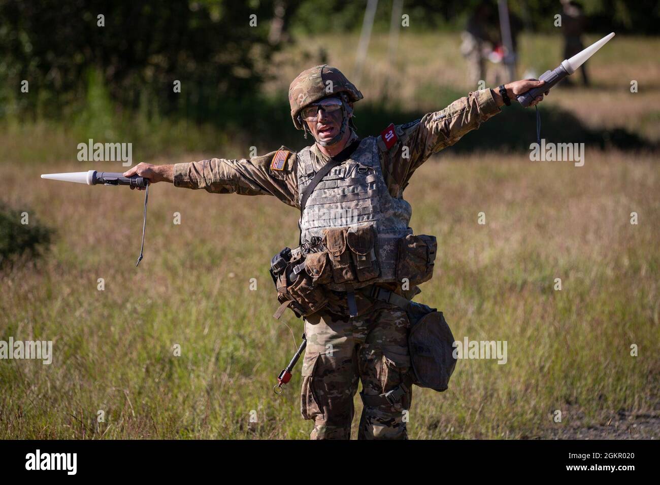 CPT. Jason Christman, de la clinique de santé Desmond Doss, effectue ...