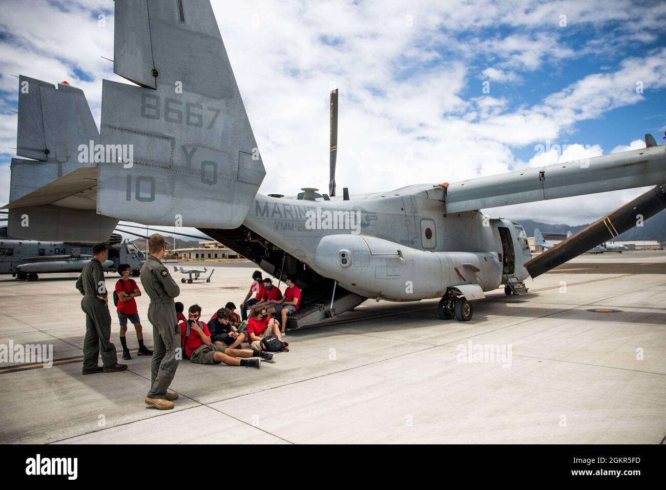 Les Marines des États-Unis du groupe Marine Aircraft 24 montrent des ...