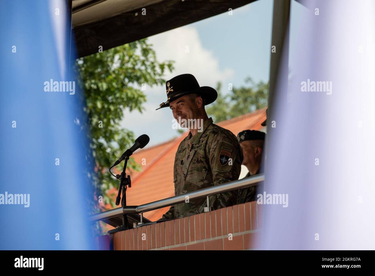 Le lieutenant-colonel Jason Adler de l'armée américaine, commandant du ...
