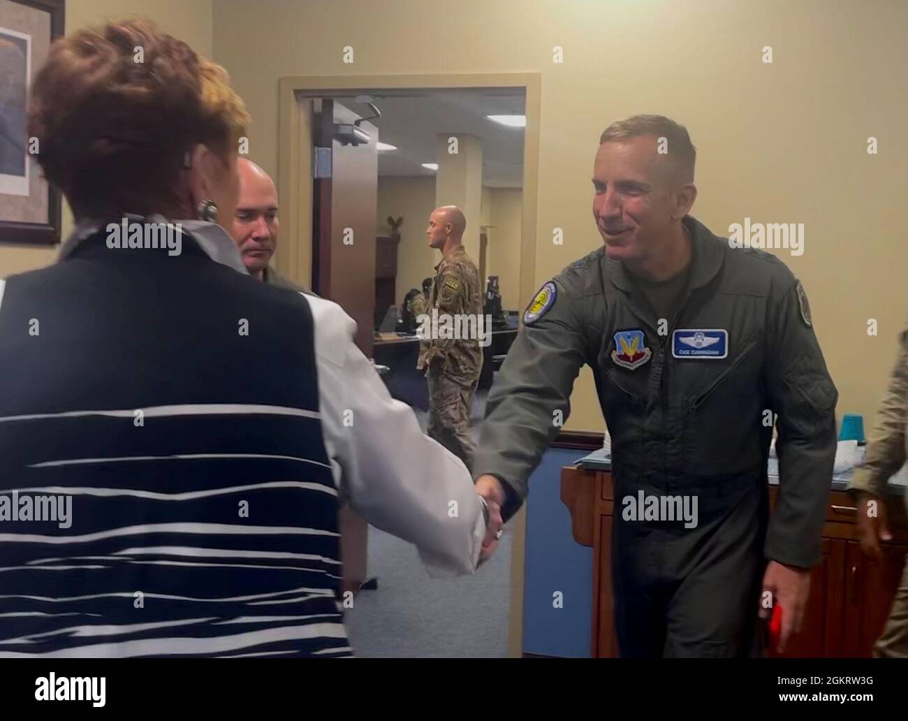 Le général de division case Cunningham, commandant du US Air Force ...